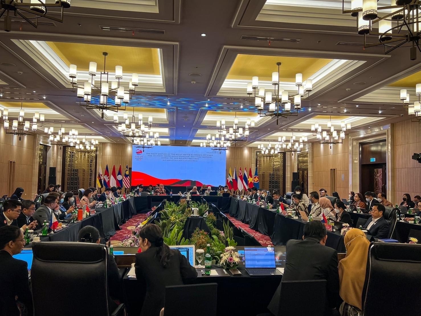 “อาเซียน”เปิดฉากถกประเด็นเศรษฐกิจ เร่งการค้าบริการ ตั้งสำนักเลขาฯ RCEP ...